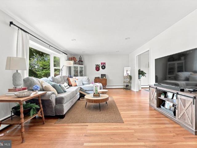 475 Lexington Drive