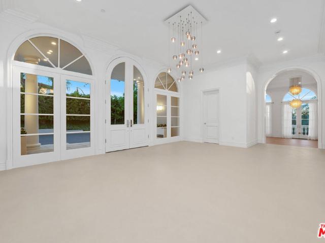475 Martin Lane