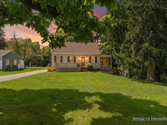 475 Northland Ct NE, Rockford, MI 49341