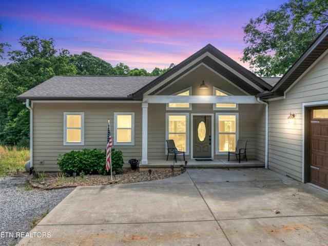 475 Short Bark Rd, Madisonville, TN 37354