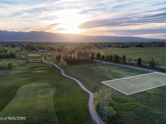 475 Silver Fox Ln, Victor, ID 83455