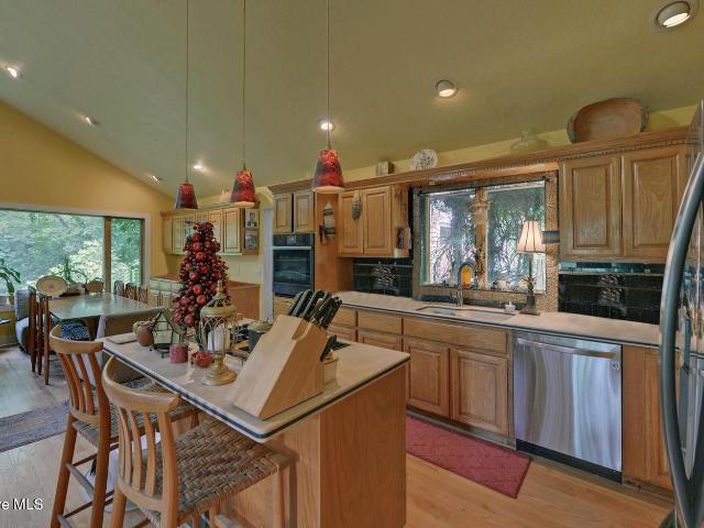 475 Rivercane Road