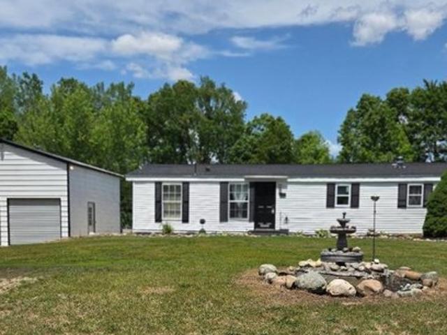 475 Tyler Rd, Wayland, MI 49348