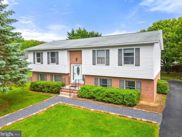 475 Upshur Dr, Inwood, WV 25428