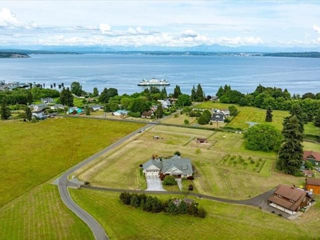 4764 Black Walnut Ter, Clinton, WA 98236