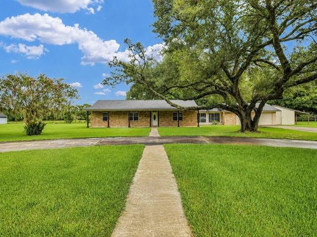 4764 County Road 31, West Columbia, TX 77515