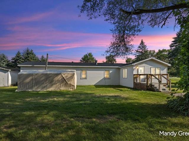 4764 S Greenville Rd, Greenville, MI 48838