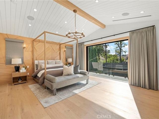 4765 Lemona Ave, Sherman Oaks, CA 91403