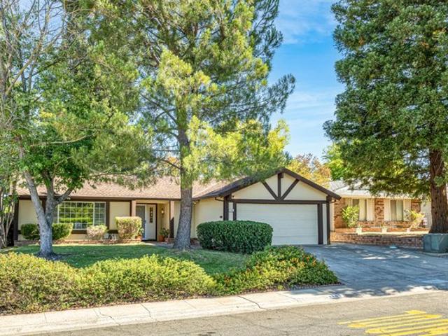 4765 Papaya Dr, Fair Oaks, CA 95628