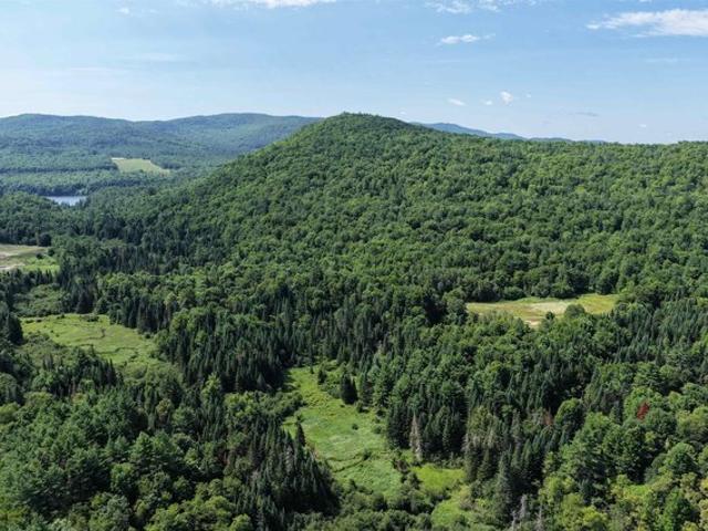 4766 Duck Pond Rd, Waterford, VT 05819