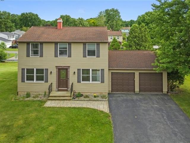 4767 Four Seasons Dr, Liverpool, NY 13088
