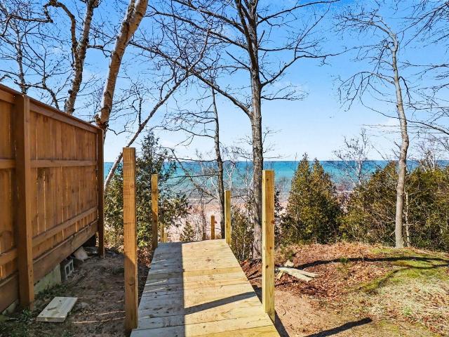4760 N Lakeshore Road