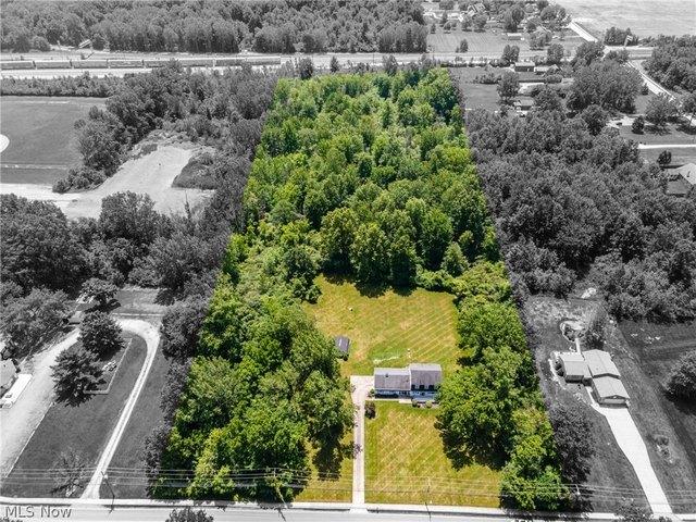 4760 Oster Rd, Sheffield Lake, OH 44054