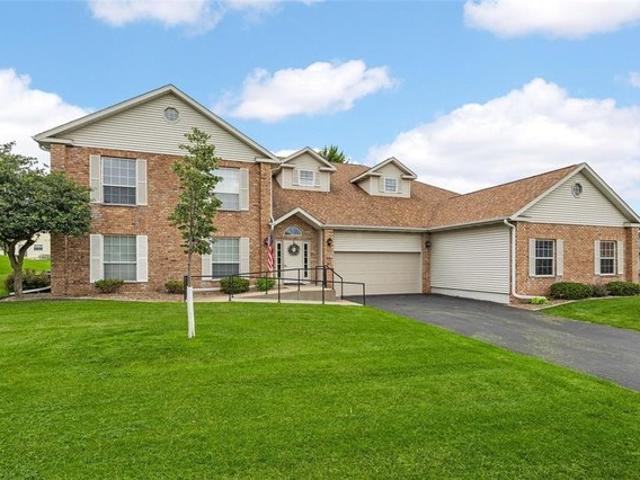 4761 Westchester Dr NE Unit A, Cedar Rapids, IA 52402