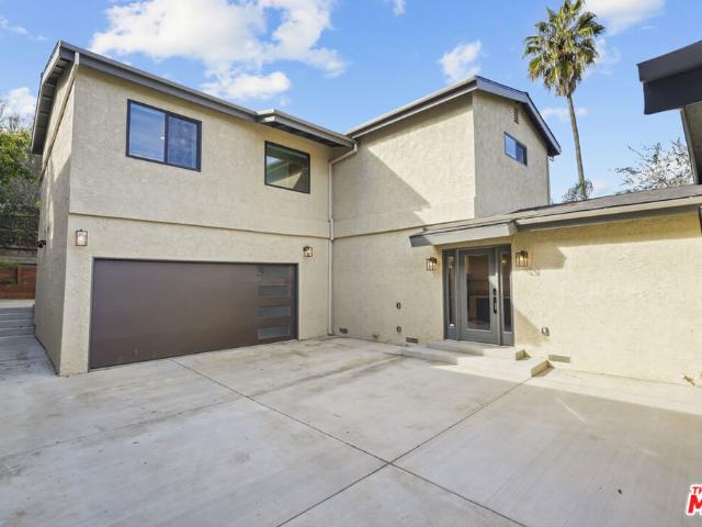 4762 Charters Avenue