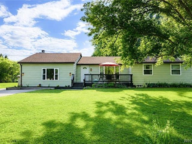 4762 S Ayers Rd, Akron, NY 14001
