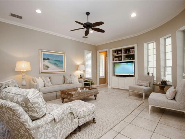 476 1st Ave N, Naples, FL 34102 | MLS #226001