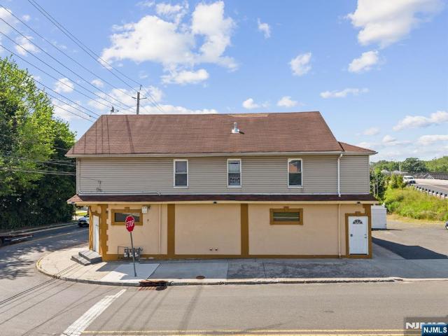 476 Bloy Street