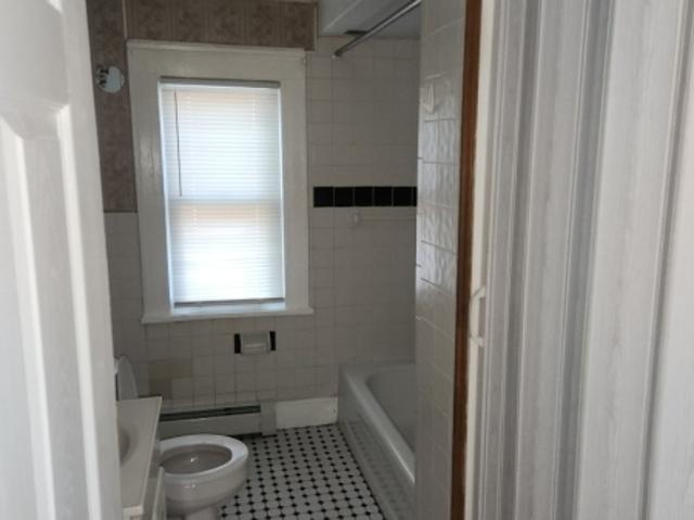 476 E. 33Rd # 3