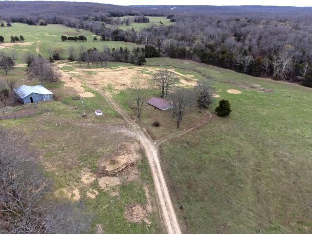 476 E 380th Road