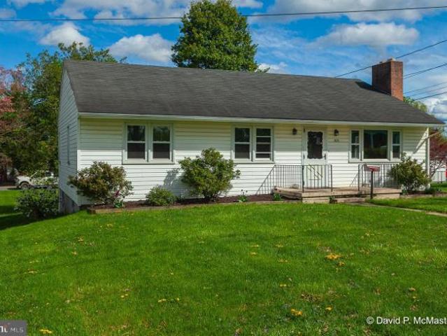 476 Jefferson Ave, Charles Town, WV 25414