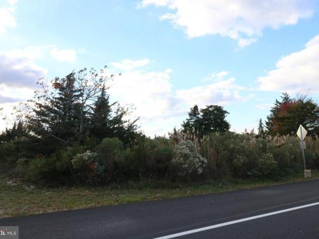 476 S Green St, Tuckerton, NJ 08087