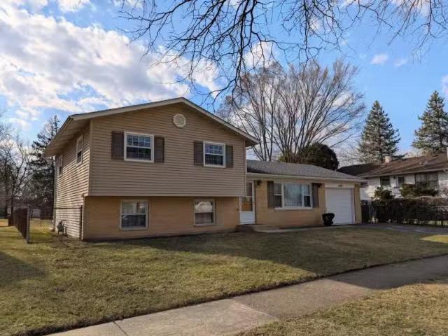 476 Raupp Boulevard, Buffalo Grove, IL 60089