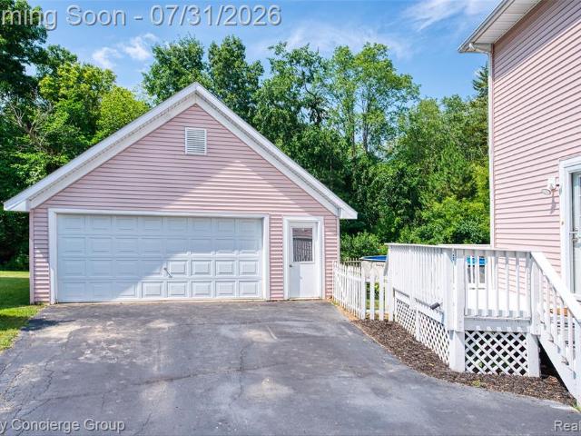 476 Waverly