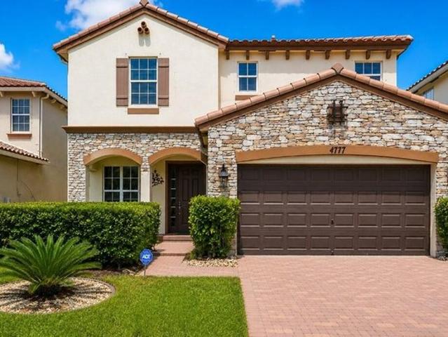 4777 Capital Dr, Lake Worth, FL 33463