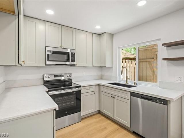 4770 Topaz St Unit 10, Las Vegas, NV 89121