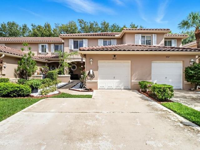 4771 Pinemore Ln, Lake Worth, FL 33463