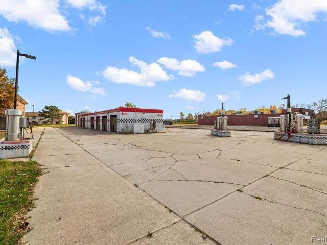 47720 Gratiot Avenue