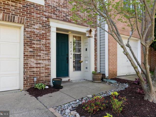 47725 Sandbank Square