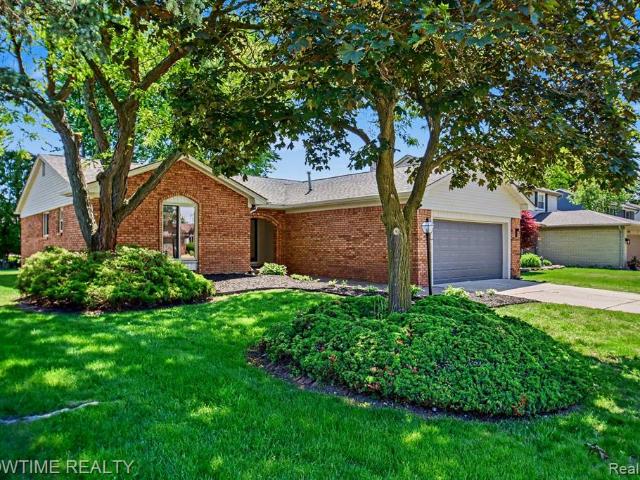 47726 Lexington Drive