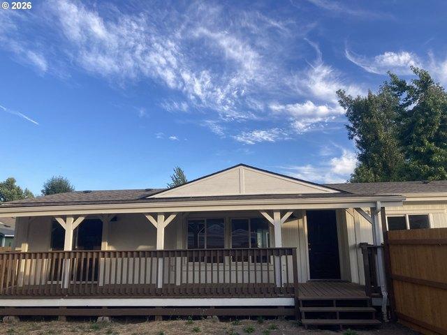 477 48th St, Springfield, OR 97478