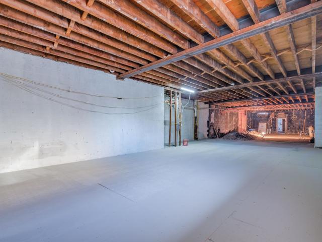 477 Avenue C