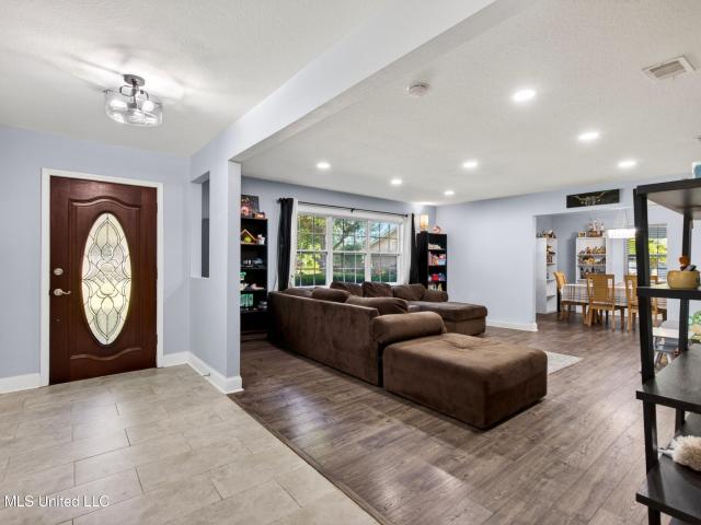 477 Glen Valley Way