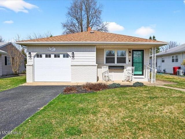 477 Jamaica Blvd, Toms River, NJ 08757