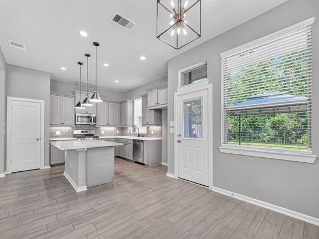 477 Long Leaf Pine Dr, Montgomery, TX 77316