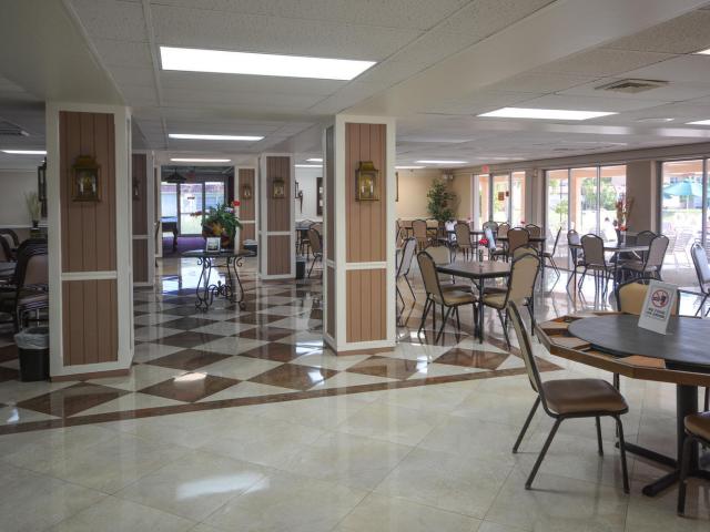 477 Lake Dora Dr, West Palm Beach, FL 33411 | MLS #R11168