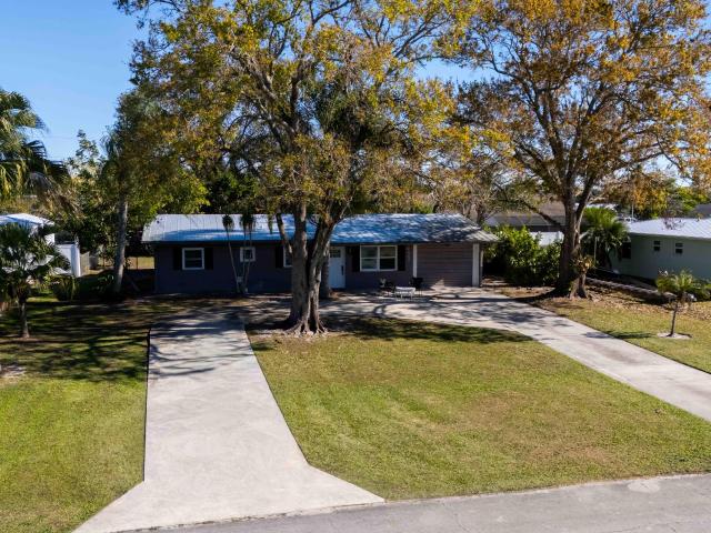477 SE Asbury Ln, Port St. Lucie, FL 34983 | MLS #R11151