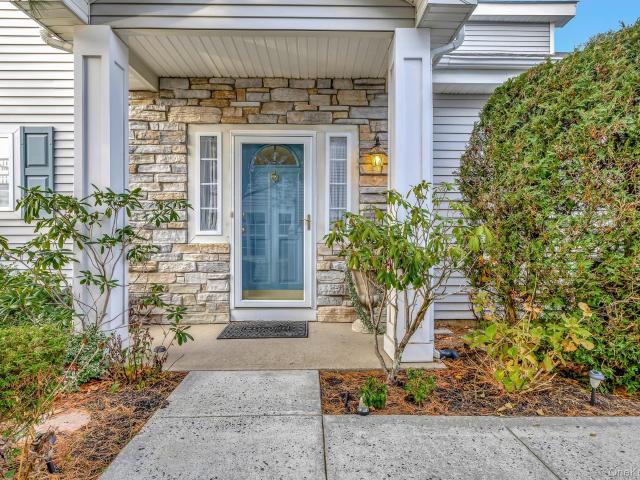 477 Woodscreek Ct, Moriches, NY 11955 | MLS #944397 | Compass