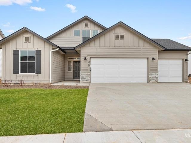 477 Waverly Ave, Middleton, ID 83644
