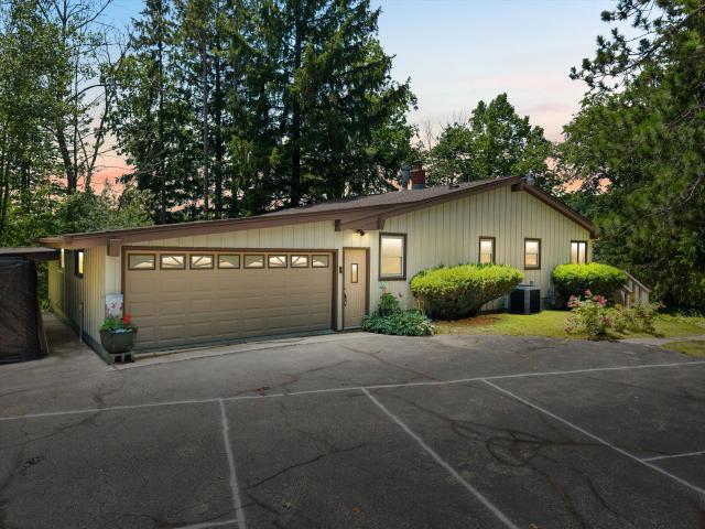 4786 Riverview Dr