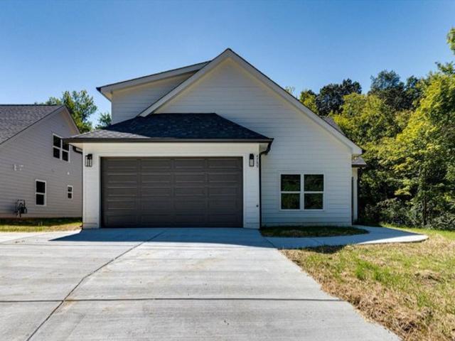 4789 Green Shanty Rd, Ooltewah, TN 37363