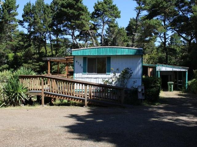 4789 Rhododendron Loop, Florence, OR 97439