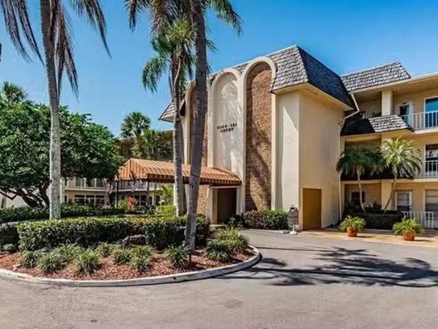 4780 Cove Circle Circle #205, Saint Petersburg, FL 33708 MLS.
