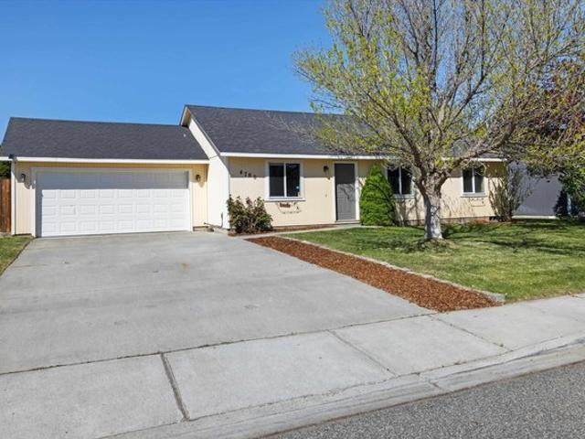 4780 Thrush Ln, West Richland, WA 99353