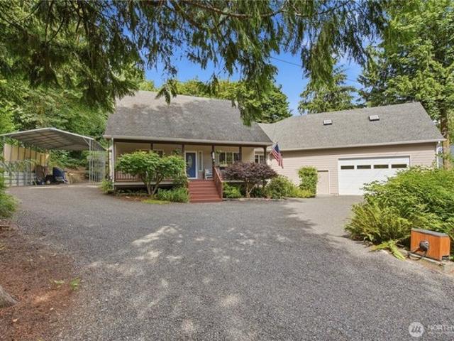 4782 NW Grover Ln, Bremerton, WA 98312