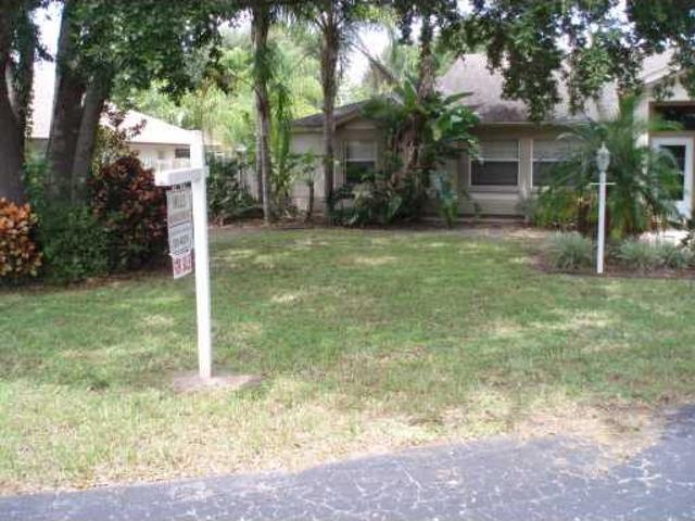 4782 Hamlets Grove Dr, Sarasota, FL 34235